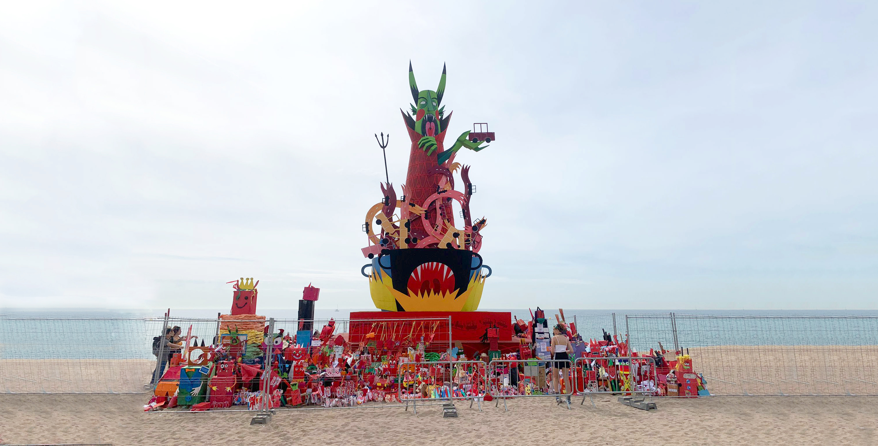 The festivities of Badalona: The "Cremada del Dimoni" (The Devil's Burn ...